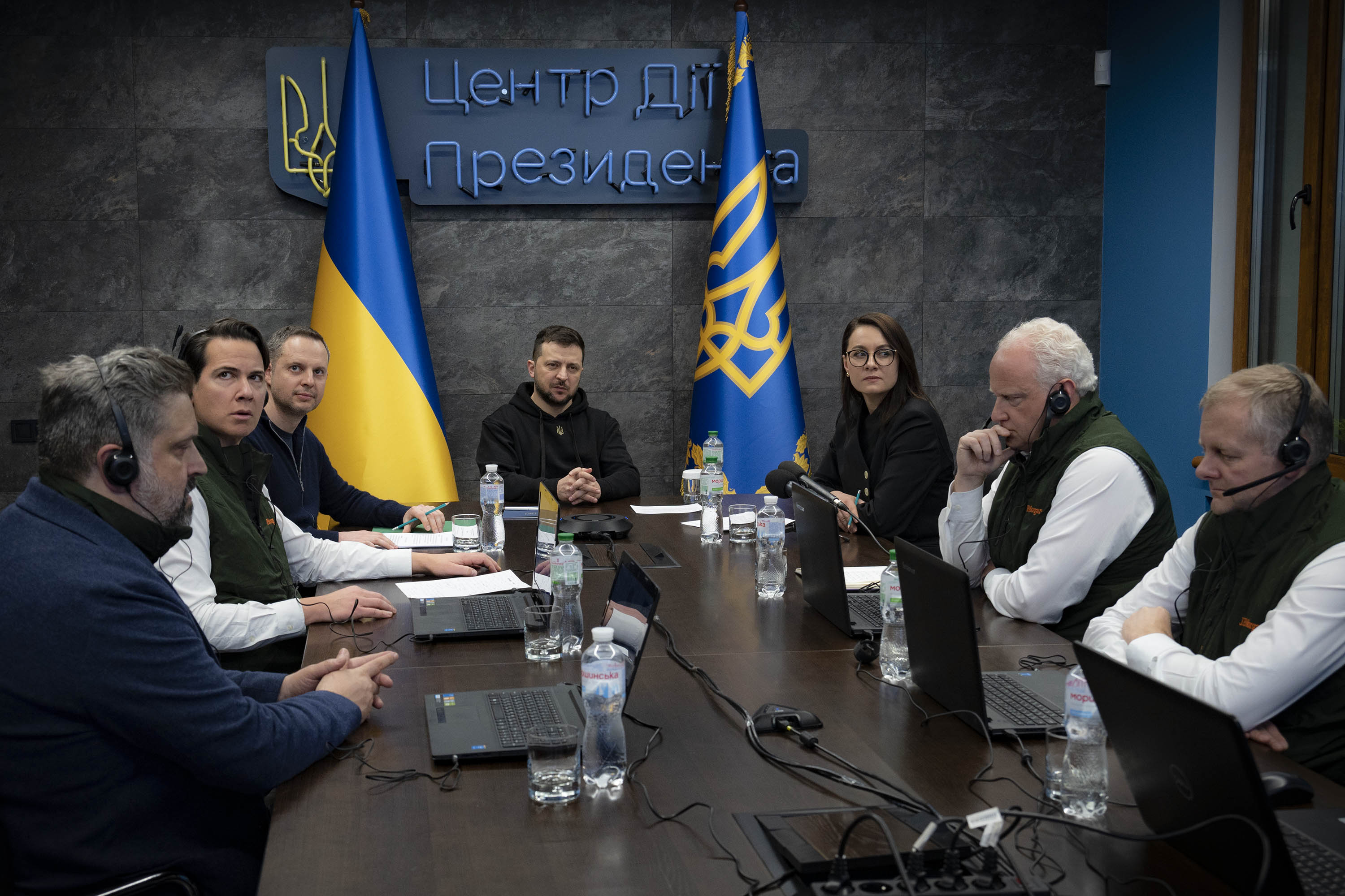Volodymyr Zelenskyy meets with senior members of JP Morgan, takes part ...