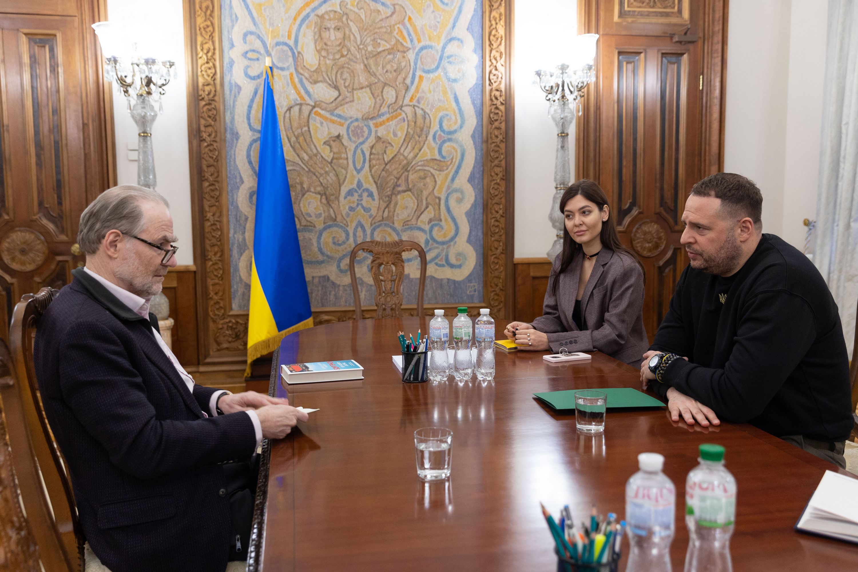 Andriy Yermak met with the famous British historian, Professor Timothy ...