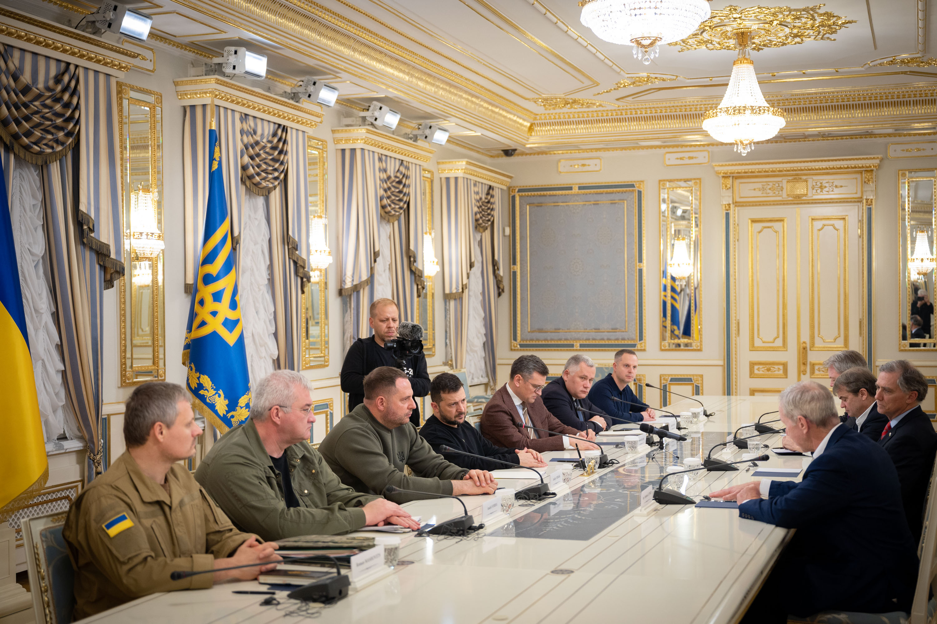 President of Ukraine holds meeting with delegation of U.S. congressmen ...