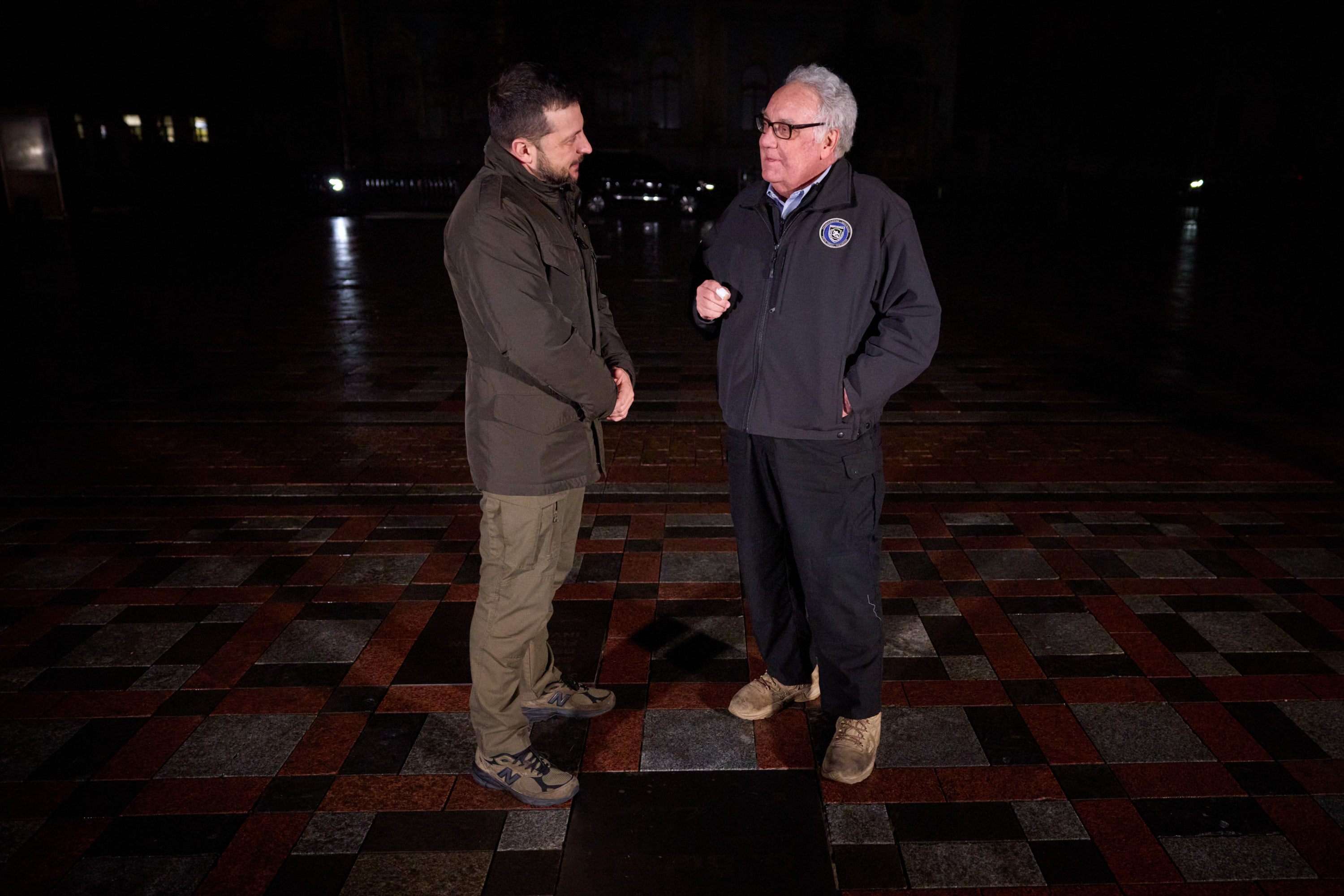 Volodymyr Zelenskyy and Howard Buffett unveiled a plaque dedicated to ...