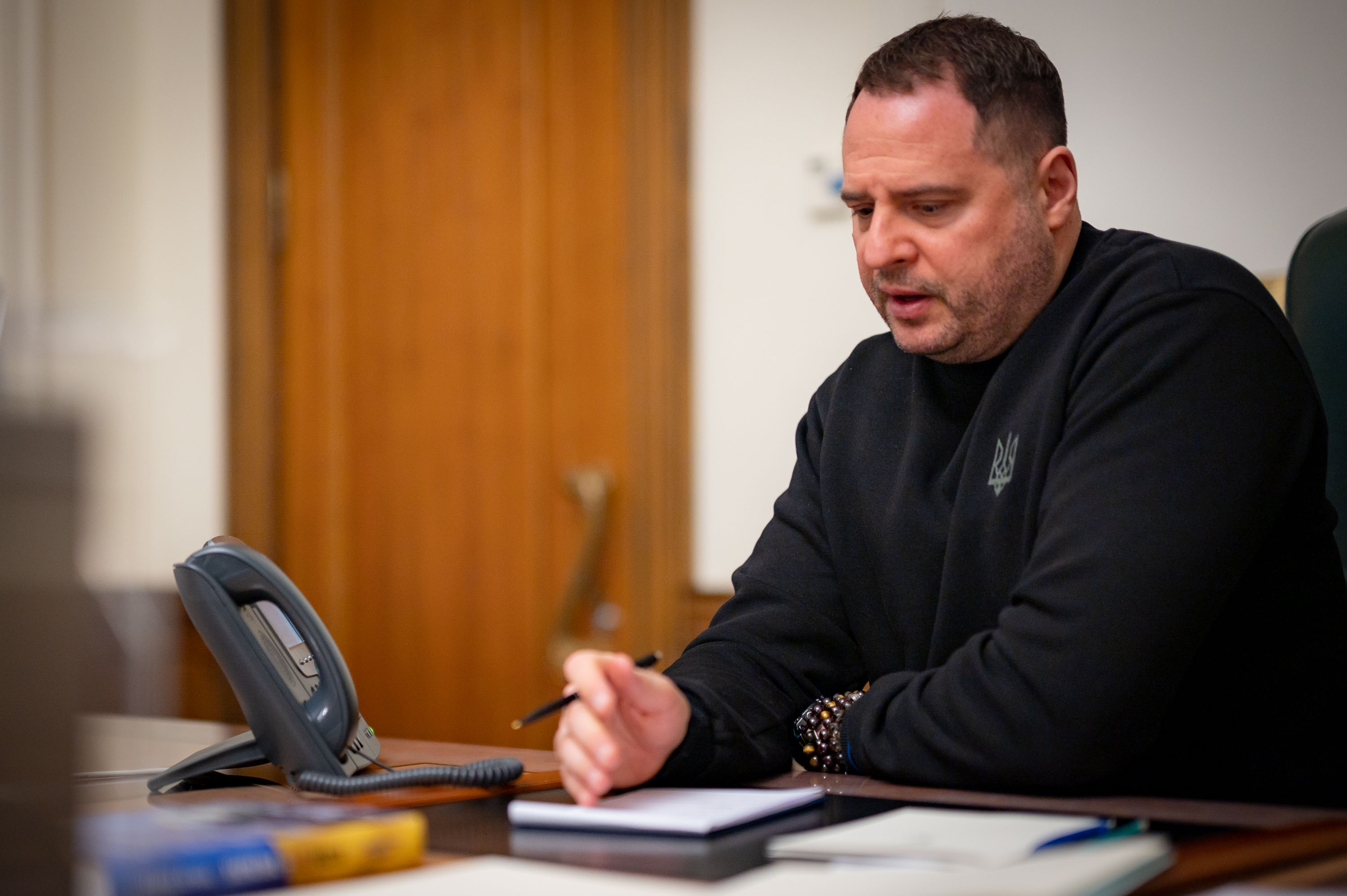 Andriy Yermak had a phone call with Timothy Barrow — Official website of the President of Ukraine