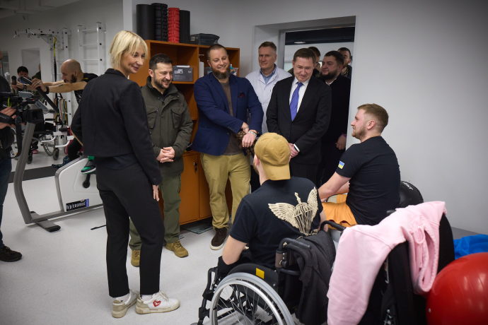 Volodymyr Zelenskyy Visited Defenders Recovering at the Superhumans ...